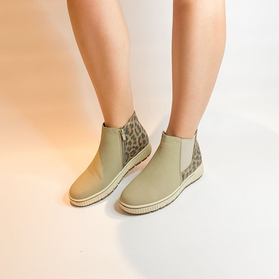 Boots – Page 2 – Queue Shoes