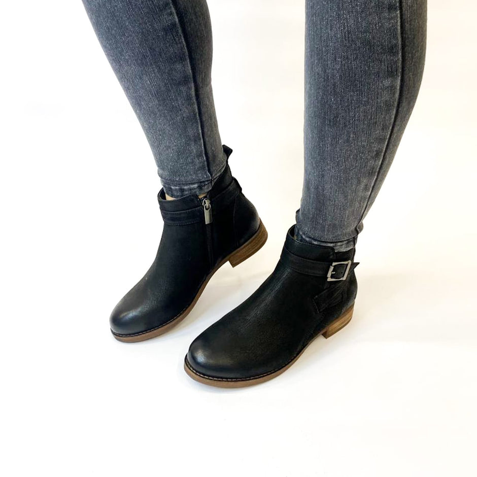 Boots – Queue Shoes